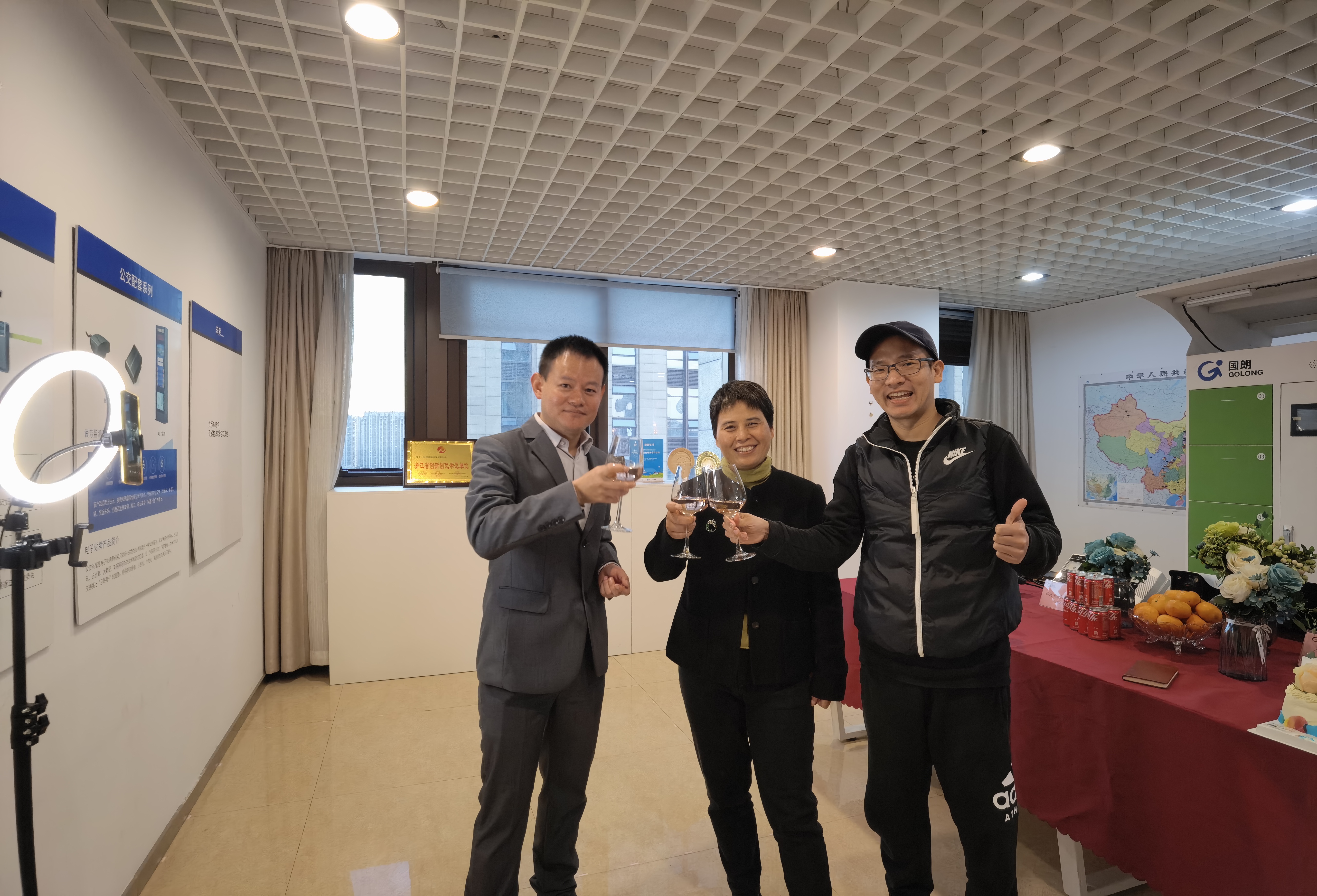 签约HK Tramways&Thales HK,国朗助力香港电车全面实现多元化电子支付-公交人脸支付，公交扫码收费机,公交人脸识别，公交车载 ...